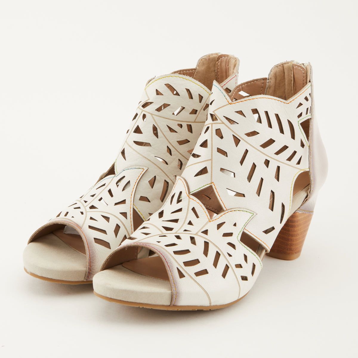 L'artiste Icon Sandal: Leaf-inspired Shoe – Spring Step Shoes
