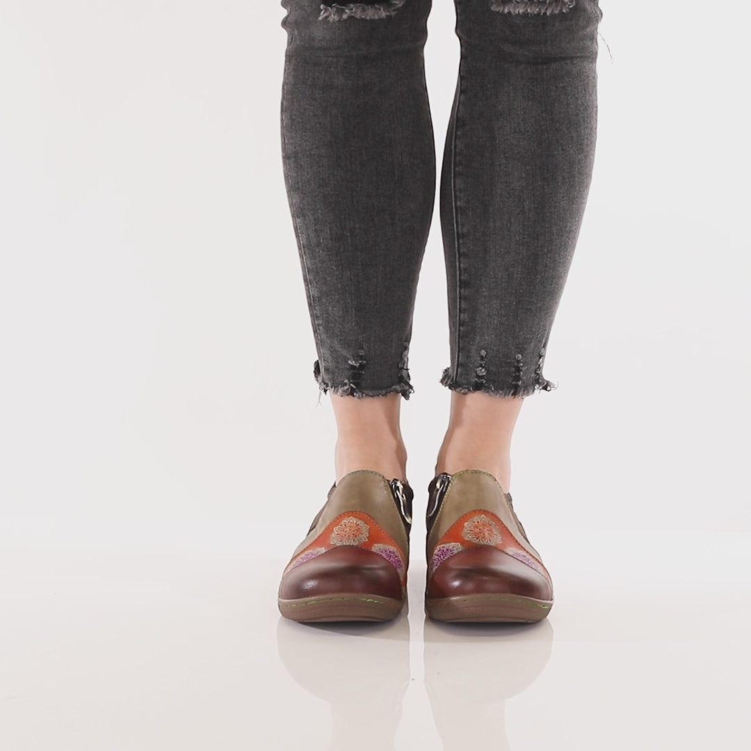 L'artiste Lata Slip-On Shoe | Flexible Footwear | Spring Step Shoes